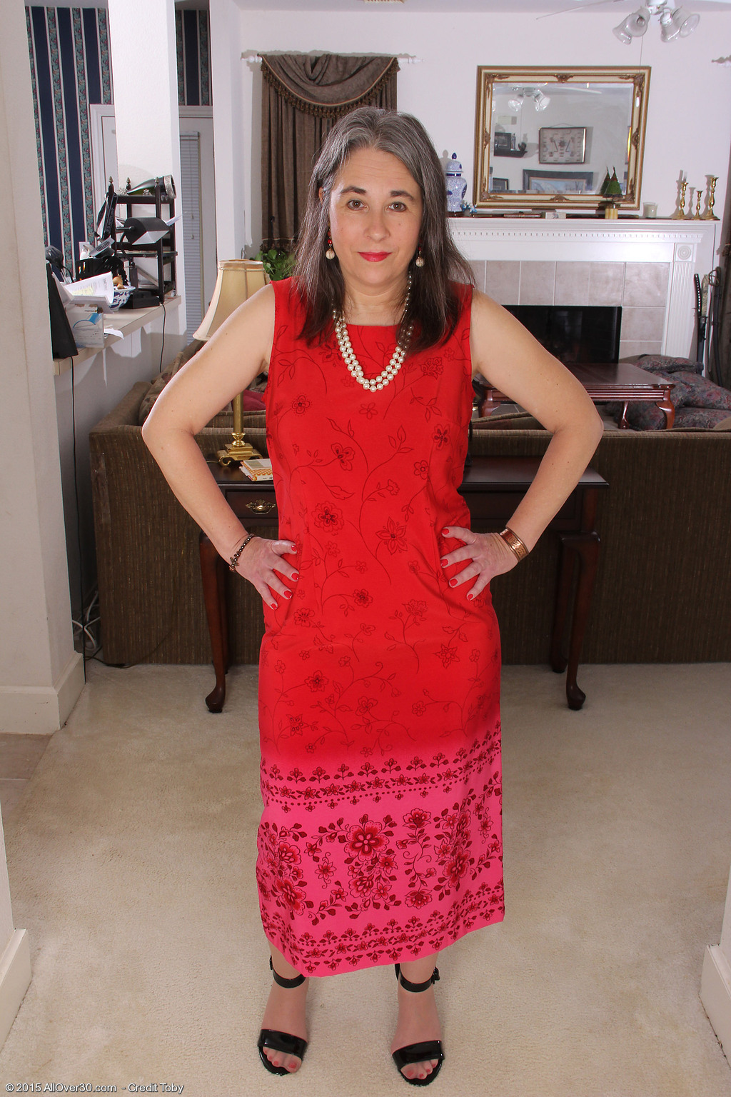45 Year Old Olivia Olay Exclusive Milf Pictures From